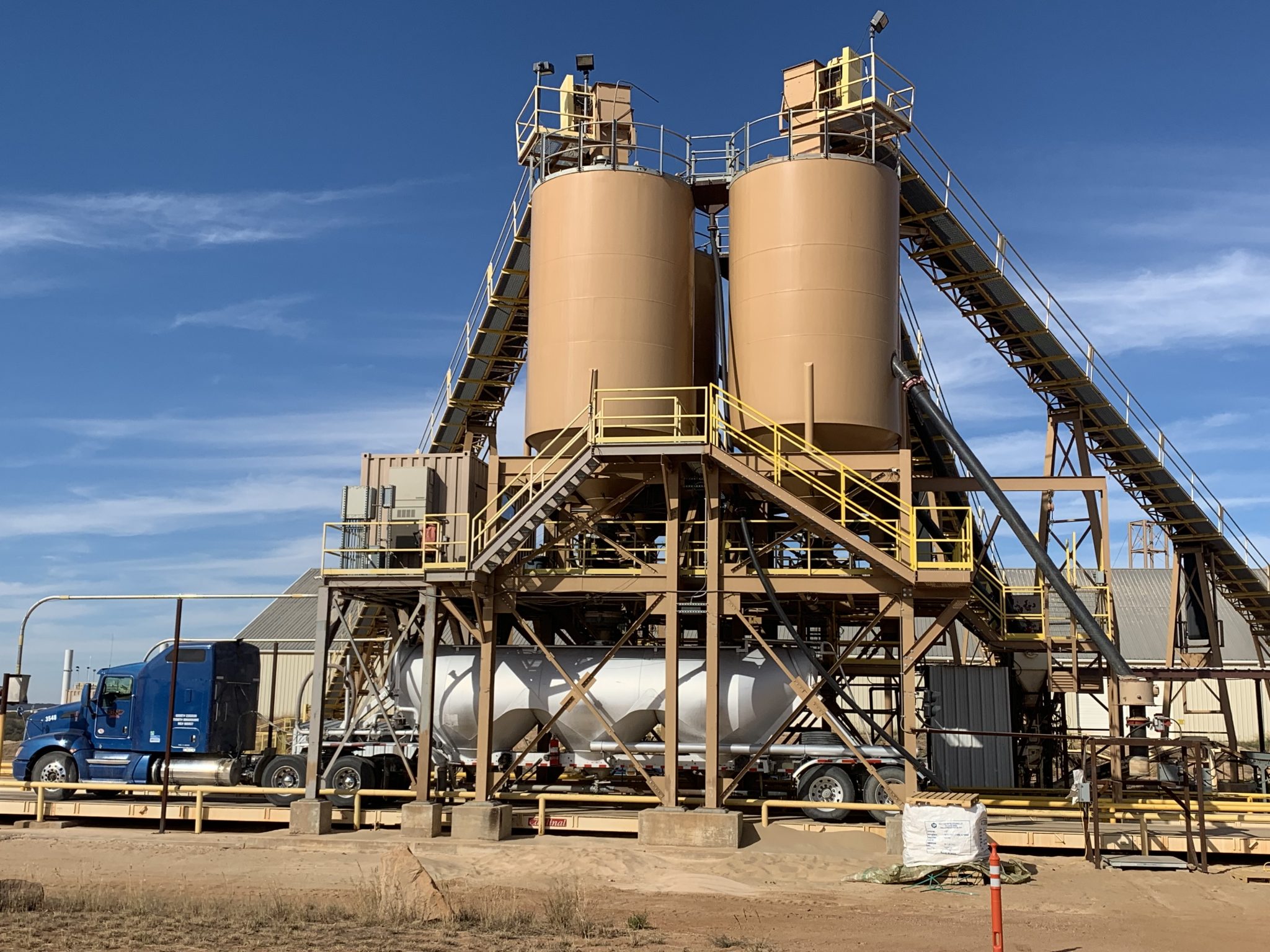 Delivery In-Bulk Round to Sub-Round Brady Brown Silica Sand