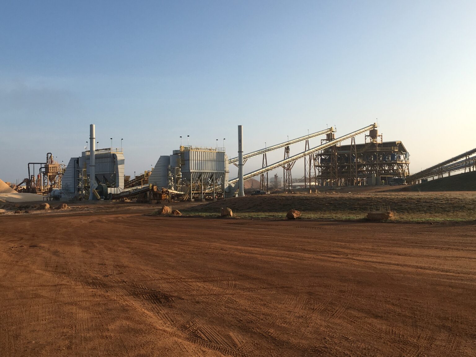 Brady Brown Round to Sub-Round Silica Sand In-Bulk Supplier